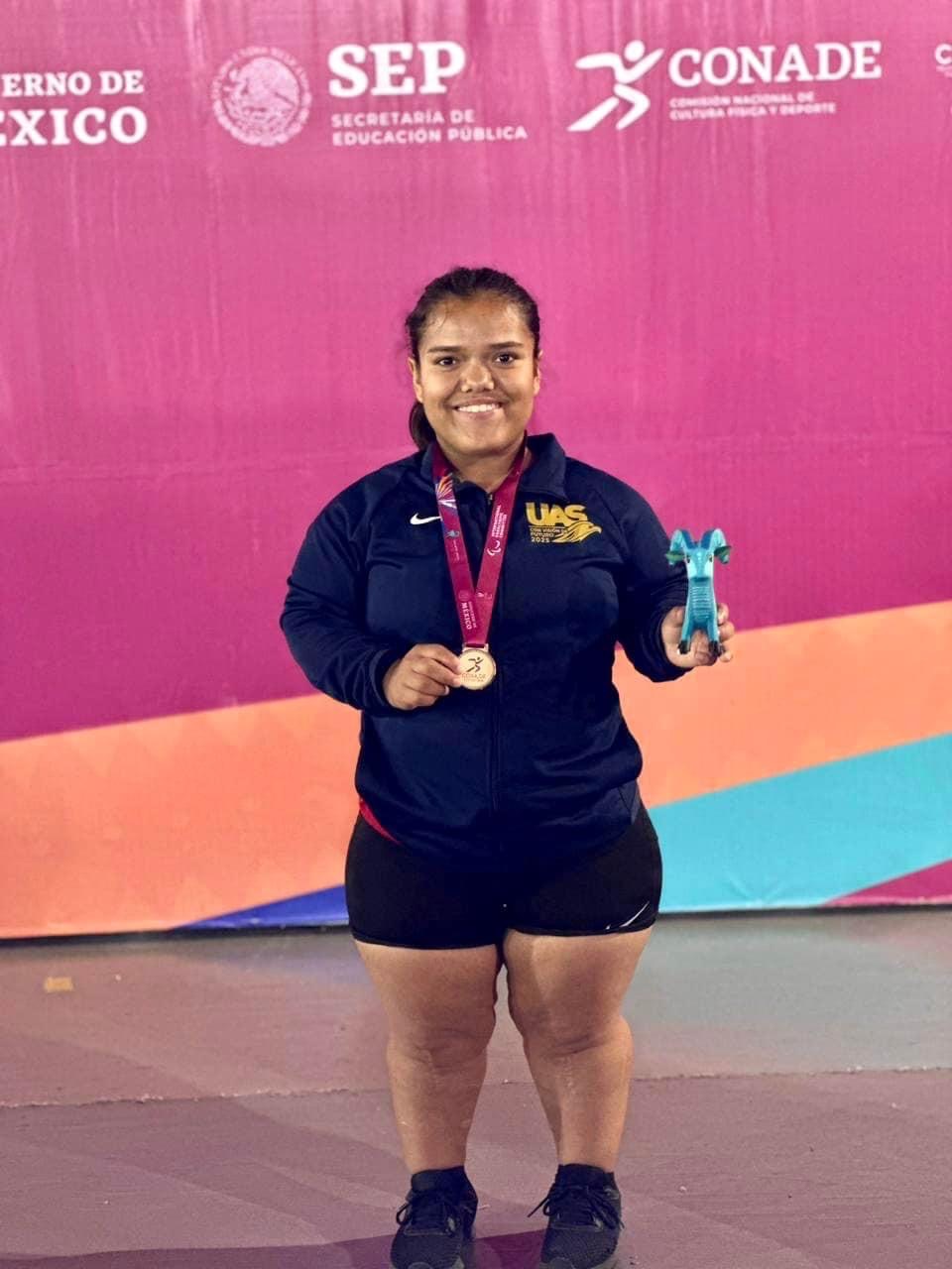 Pauleth Mejía gana el oro y rompe récord en el Grand Prix Mundial de ...